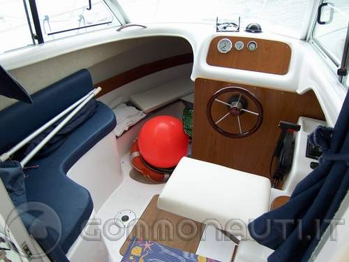 BARCA SESSA MARINE DORADO 22 + EVINRUDE 2T HIFGHTEC 115 HP