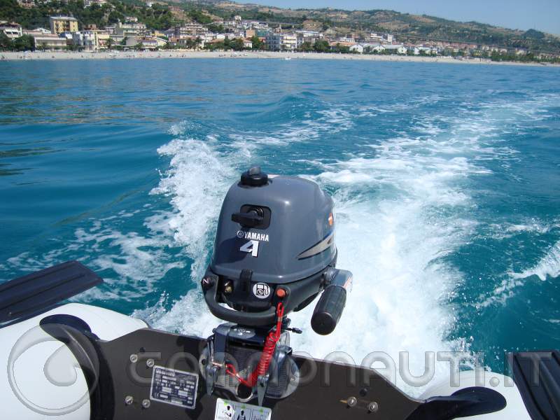GOMMONE ZODIAC BOMBARD AX3 + YAMAHA F4A MHS 4 HP
