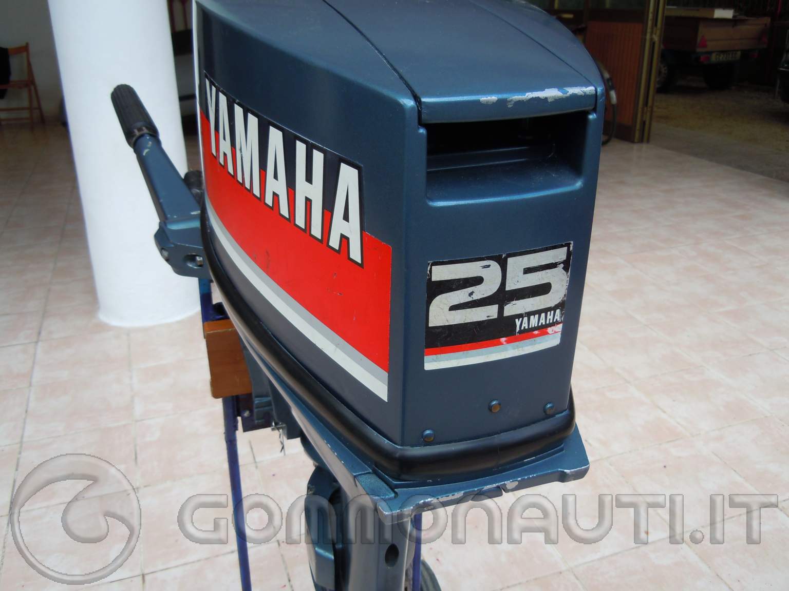 GOMMONE PIRELLI LAROS 40 + YAMAHA 25 DMS 25 HP