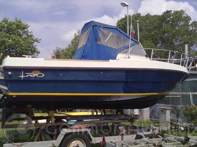 FOTO RELATIVE A: SAPRESTE DIRMI CHE BARCA È???