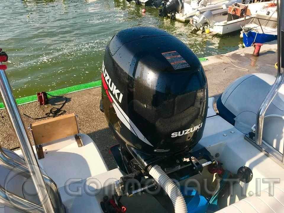 SELVA 560 CON SUZUKI 115