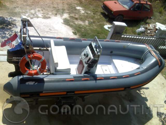 VENDESI GOMMONE ASSO 47 CON CARRELLO BASCULANTE