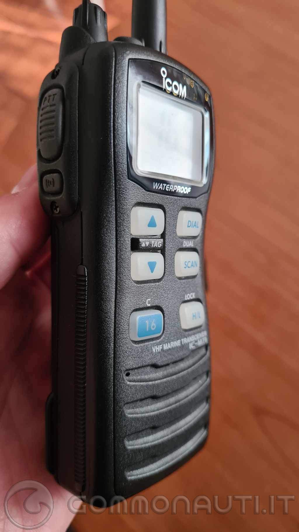 VENDO VHF PORTATILE ICOM IC M71