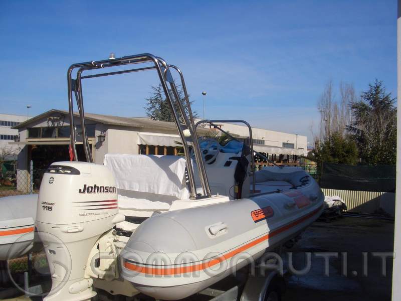 MOTORE JOHNSON 115 HP 4 TEMPI