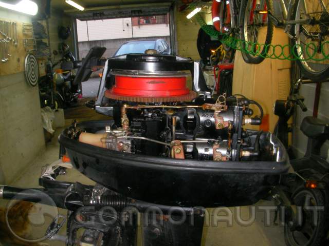 VENDO VOLVO PENTA 200