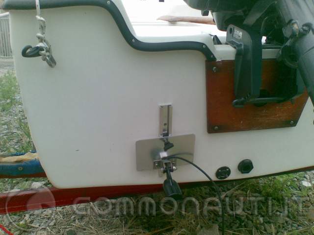 VENDO BARCA LANCIA 4 METRI CON CARRELLO + MOTORE FUORIBORDO YAMAHA 6 CV ...
