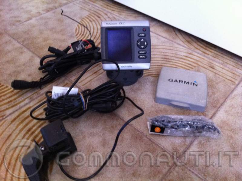 VENDO ECOSCANDAGLIO E GPS GARMIN 300C
