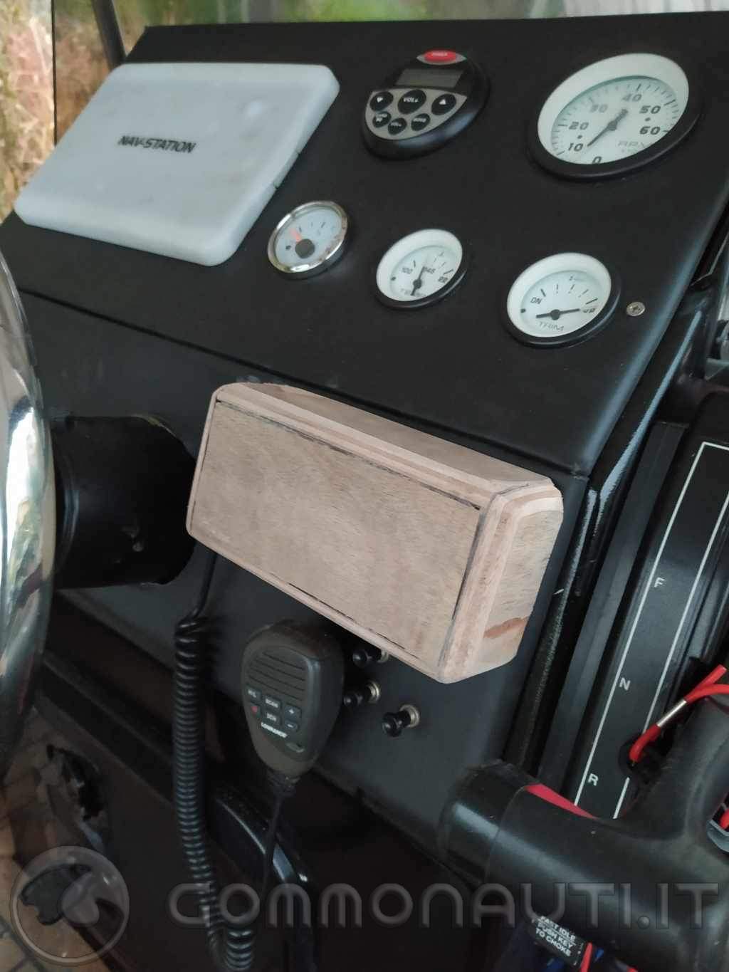 COVER VHF RIVESTITA IN CARBONIO