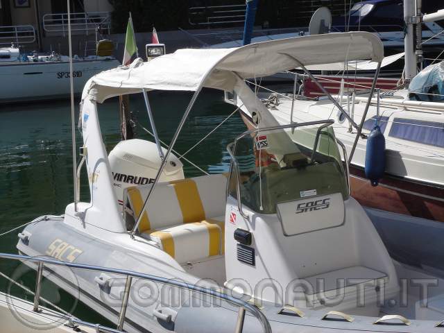 VENDESI SACS GHOST GHOST 680 + EVINRUDE 225CV