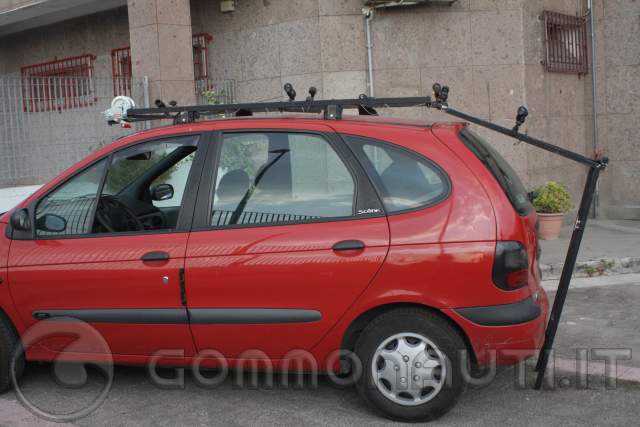 GOMMONE SUL TETTO AUTO