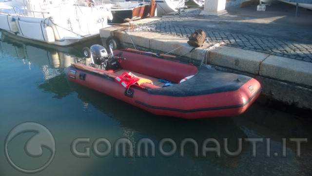 VENDO GOMMONE PIRELLI LAROS 4 METRI CON YAMAHA 15 CV 4 TEMPI DEL 2007