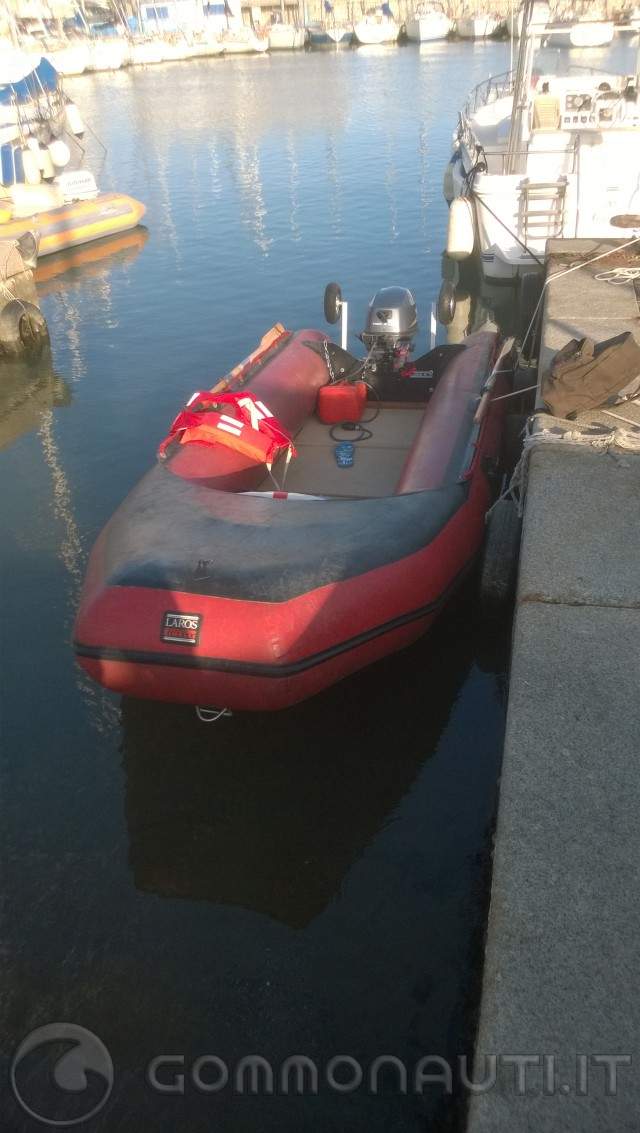 VENDO GOMMONE PIRELLI LAROS 4 METRI CON YAMAHA 15 CV 4 TEMPI DEL 2007