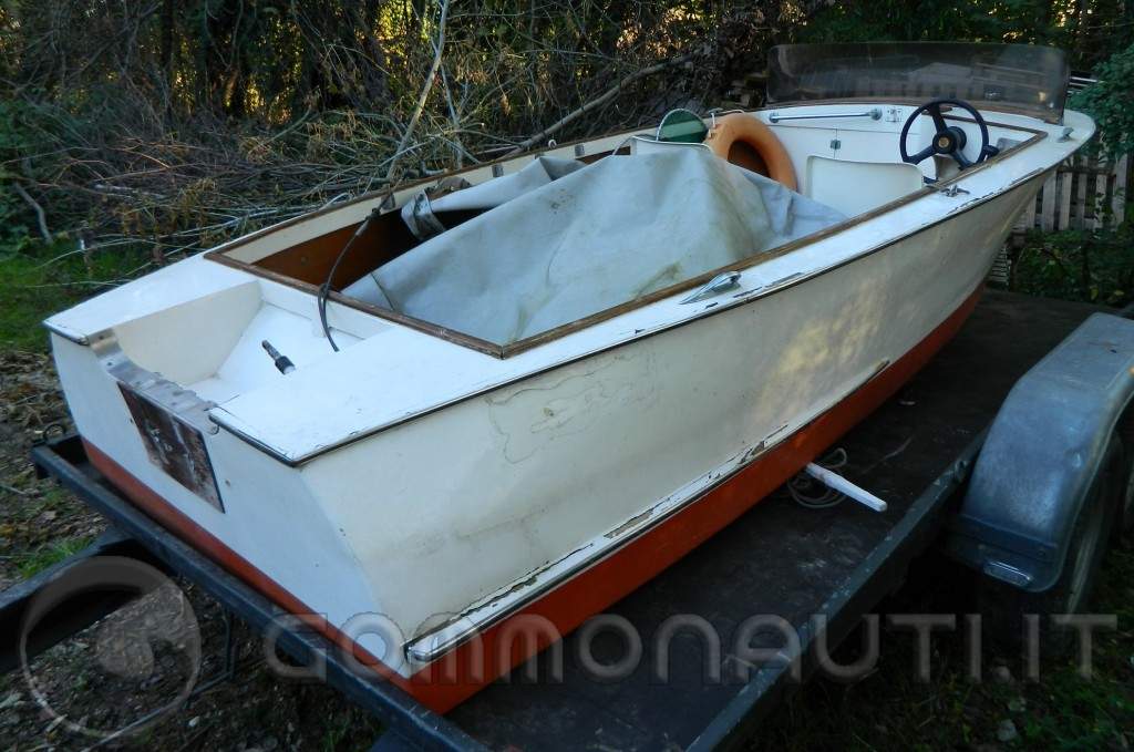 VENDESI MOTOSCAFO/LANCETTA DA 4,6 METRI