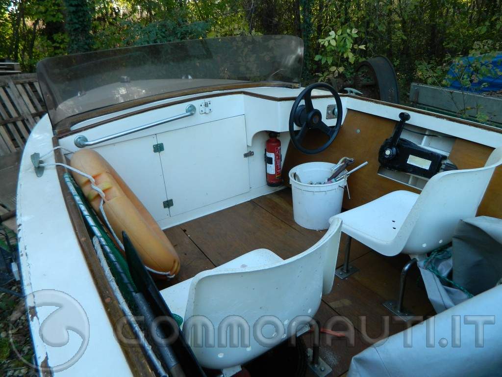 VENDESI MOTOSCAFO/LANCETTA DA 4,6 METRI