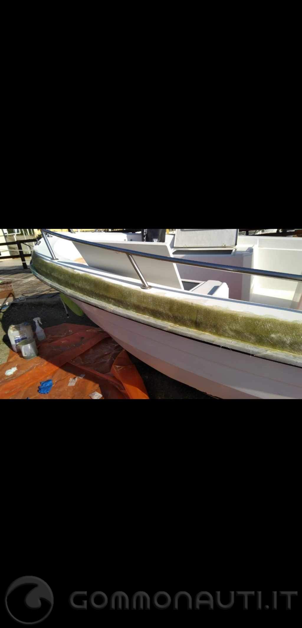 COME VERNICIARE LA VETRORESINA SULL'OPERA MORTA?